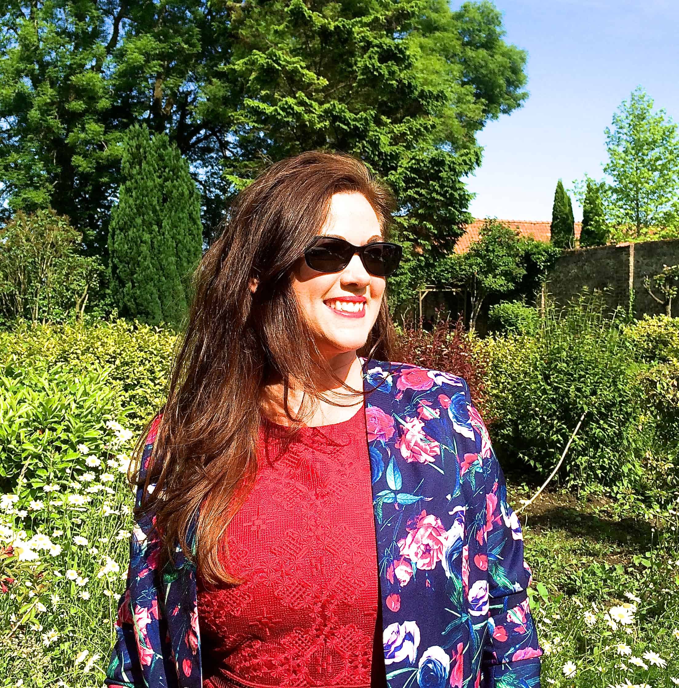 Lady in red : two ways to style a red dress - The Velvet Runway