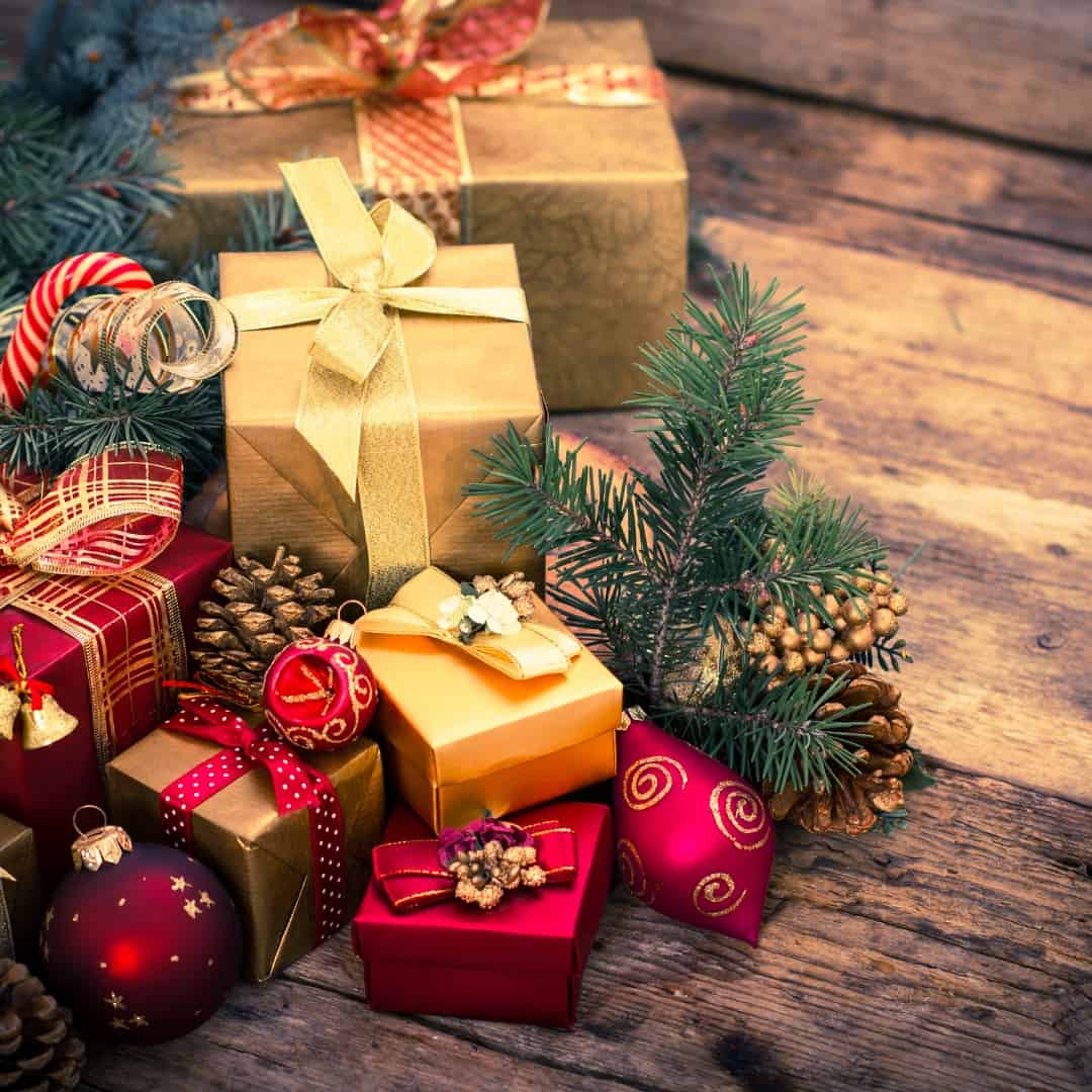 The Ultimate Holiday Gift Guide for her and for him - The Velvet Runway