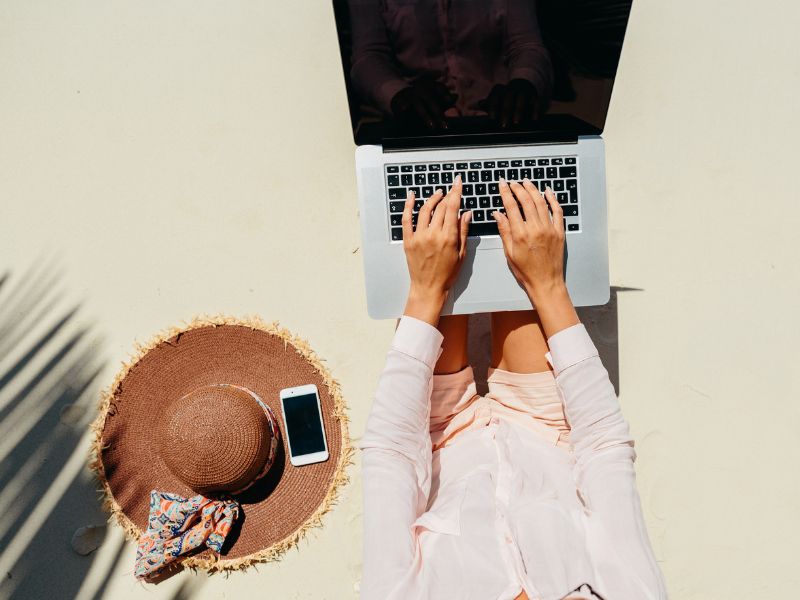 8 Tips For When You Need To Travel For Work - The Velvet Runway