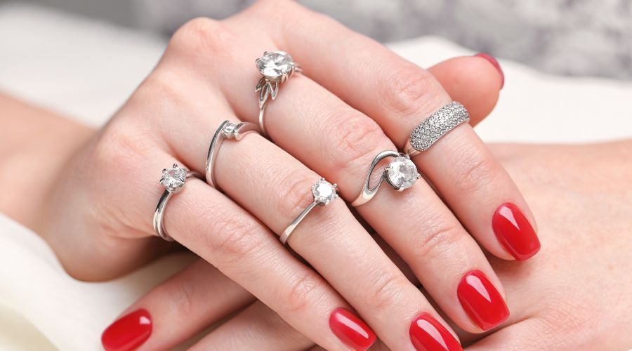 Guide to Layering and Stacking Rings - The Velvet Runway