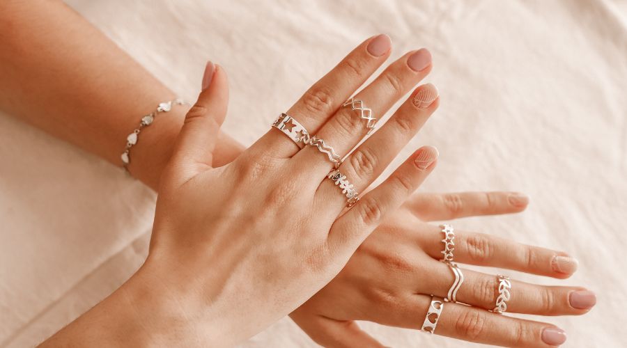 5 Tips for Building the Perfect Ring Stack | The Velvet Runway